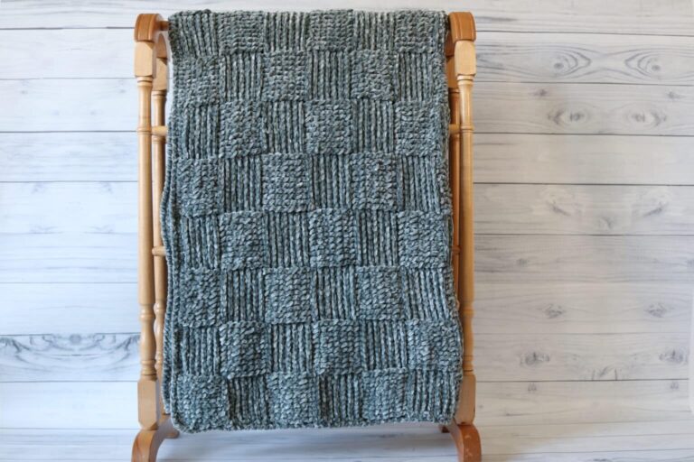 53 Free Patterns to Crochet with Fluffy Velvet Yarn - Yarnique