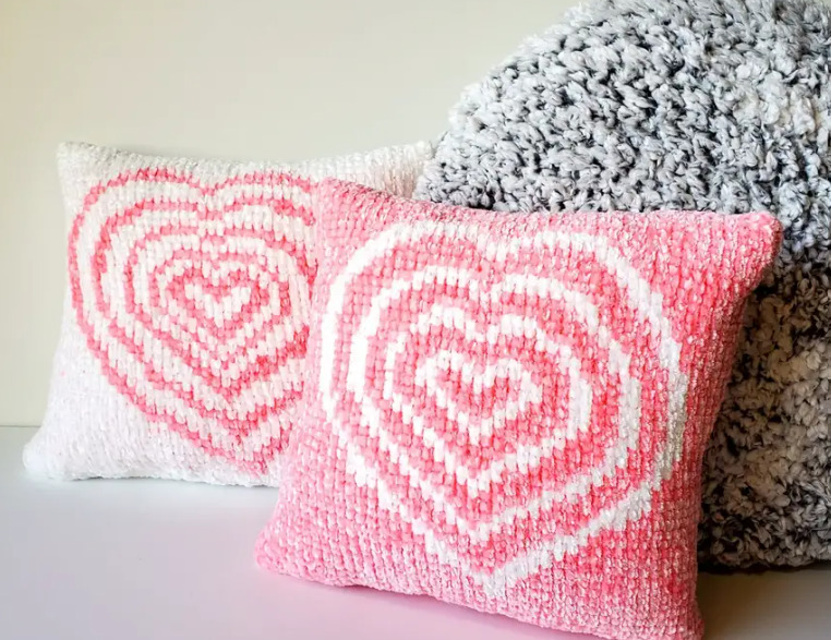 53 Free Patterns to Crochet with Fluffy Velvet Yarn - Yarnique